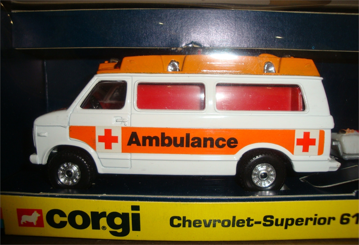 Corgi No.405 ~ Chevrolet-Superior 61 Ambulance - Yesterdays Toys