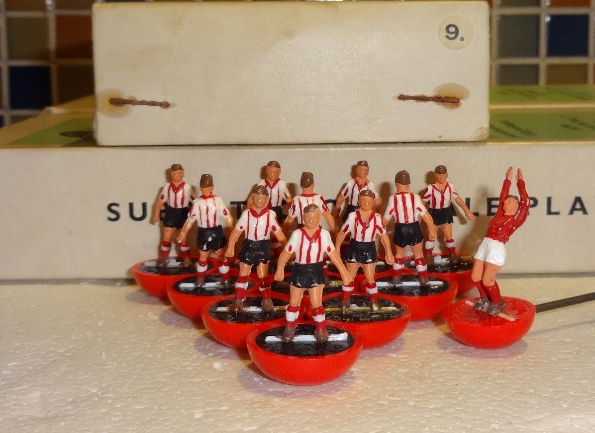 Subbuteo Old Heavyweight Team Ref.9 Sheffield United / Southampton 1965 ...