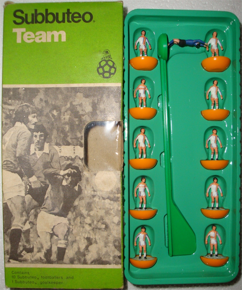 Subbuteo Lightweight Team Ref.335 Luton Town ~ 1981 - Yesterdays Toys