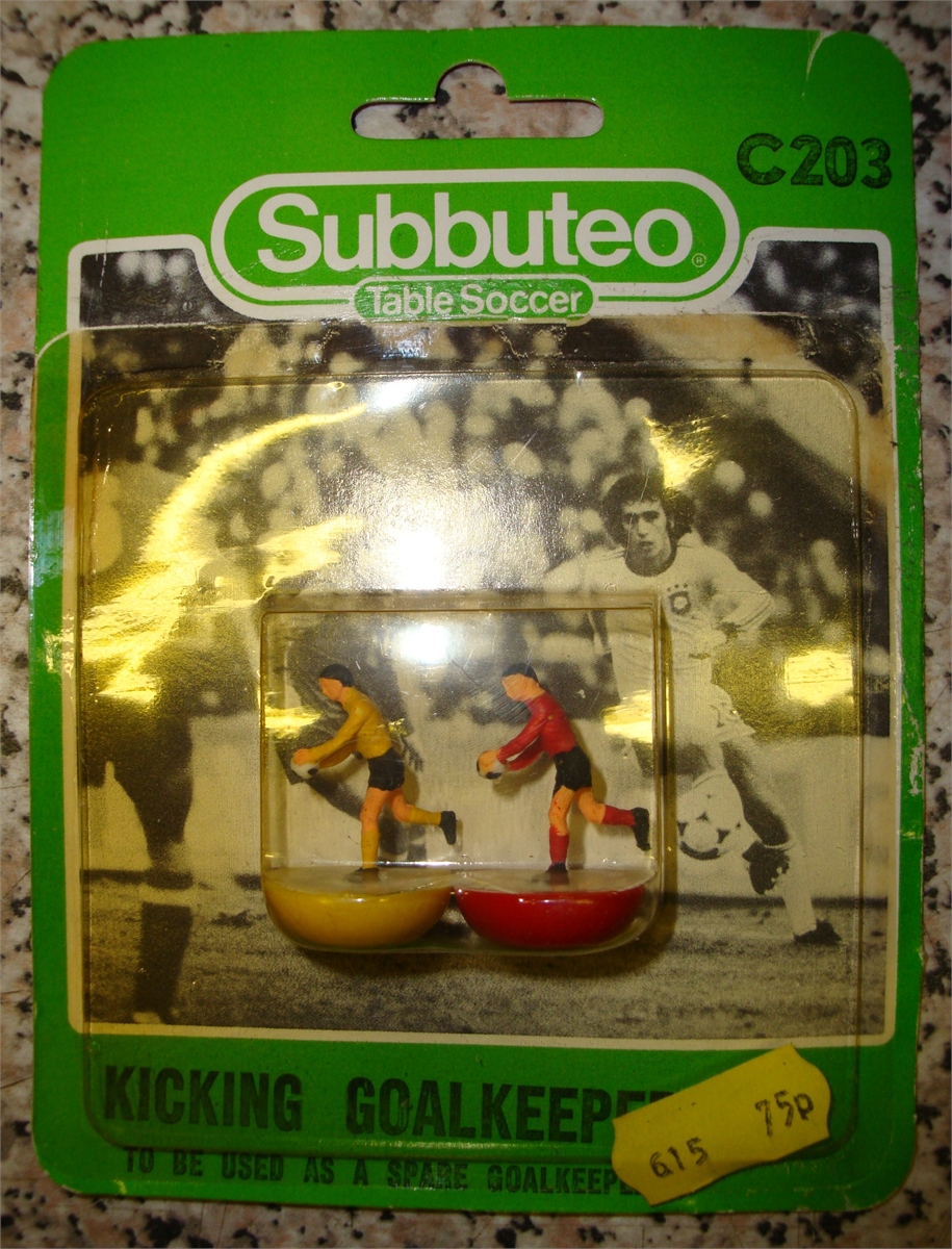 Subbuteo Ref.C203 Two Kicking Goalkeepers ~ 1983-86 - Yesterdays Toys