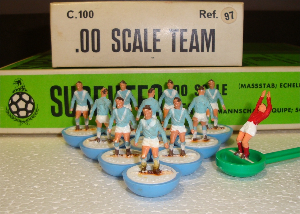 Subbuteo Heavyweight Team Ref.97 Brescia ~ Mid 1970's - Yesterdays Toys
