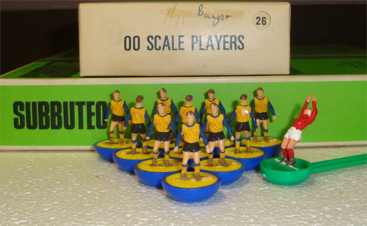 Subbuteo Heavyweight Team Ref.26 Bangor ~ Early 1970's - Yesterdays Toys