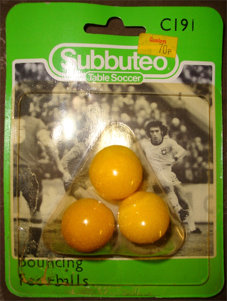 Subbuteo Ref.C191 Three Bouncing Footballs ~ 1982-85 - Yesterdays Toys
