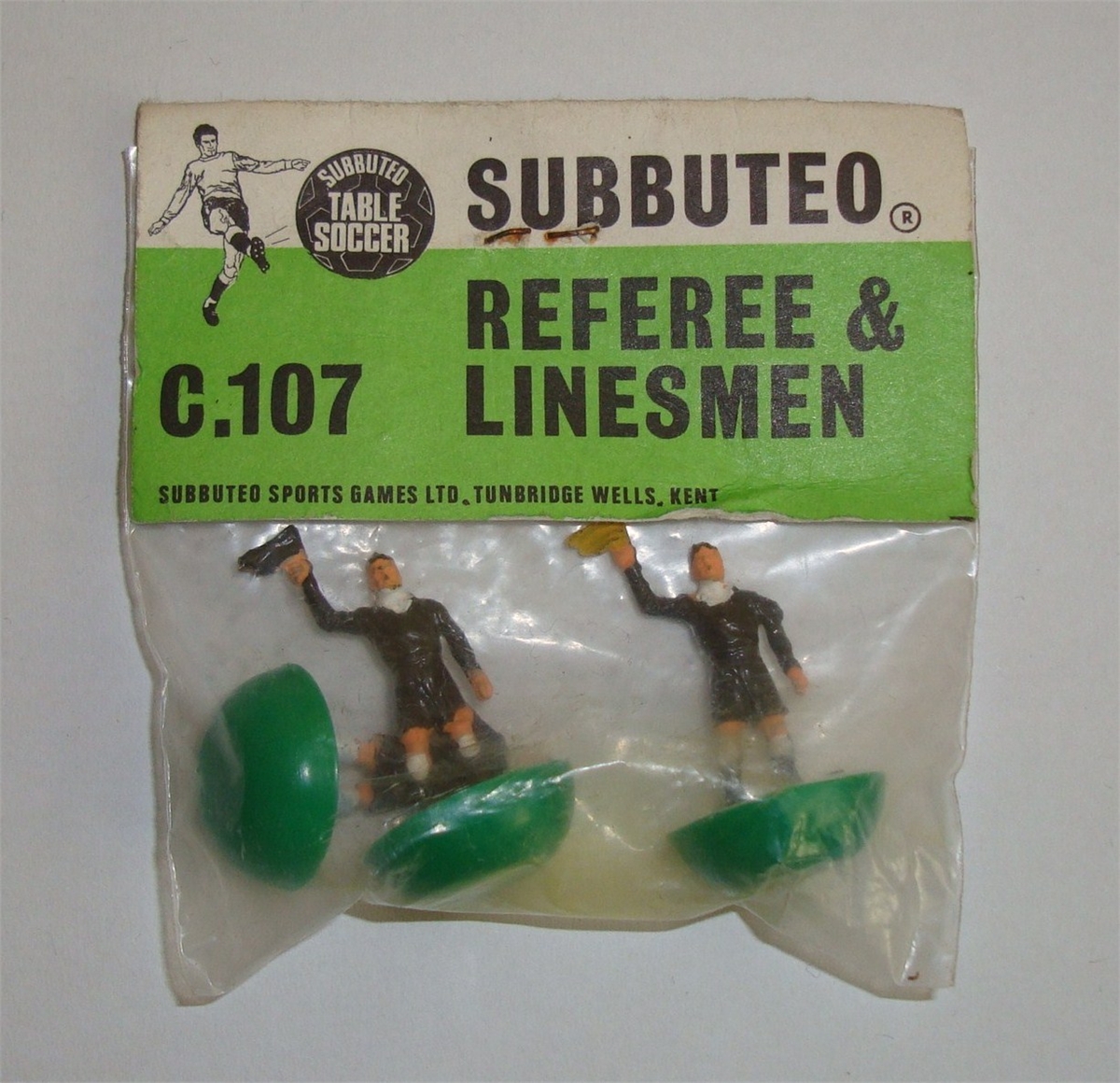 Subbuteo Ref.C.107 Referee & 2 x Linesmen Set ~ Mid 1970's - Yesterdays ...