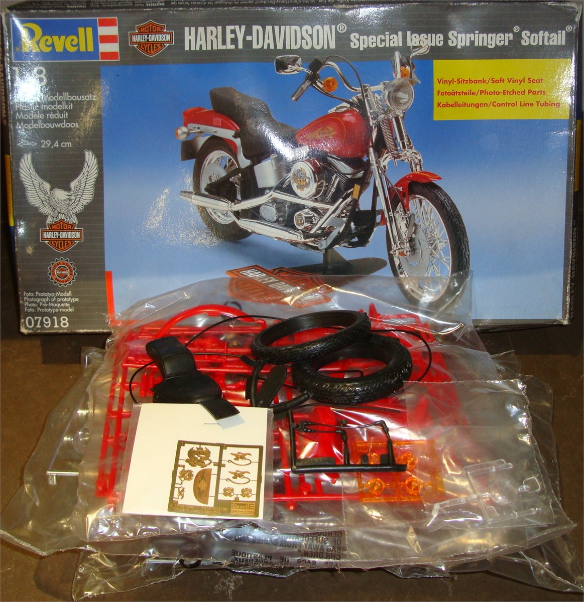Revell 1:8 Scale Model Kit Code No.07918 Harley-Davidson Springer ...