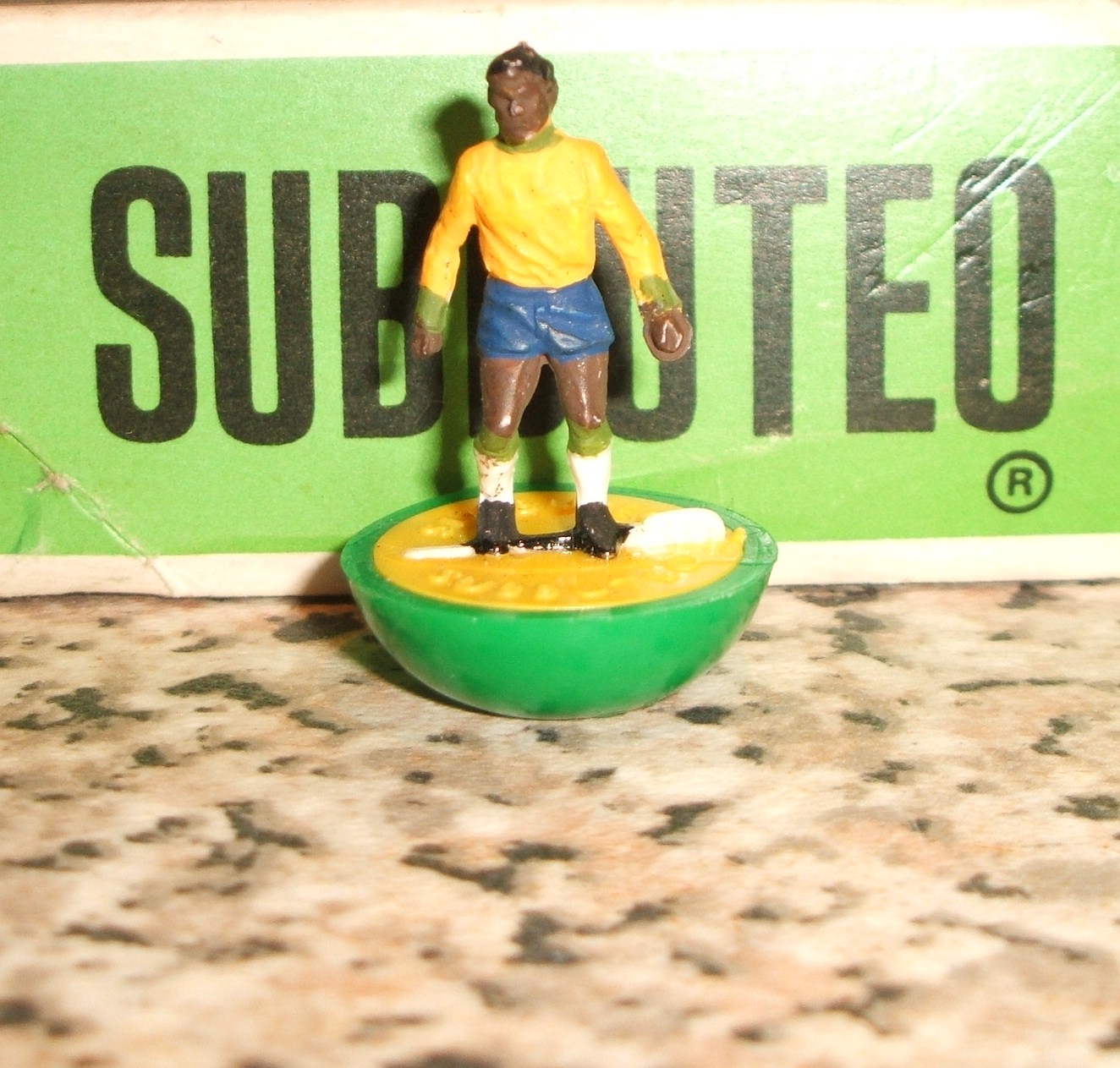 Subbuteo Heavyweight 1 x Spare Player Ref.50 Brazil - Yesterdays Toys