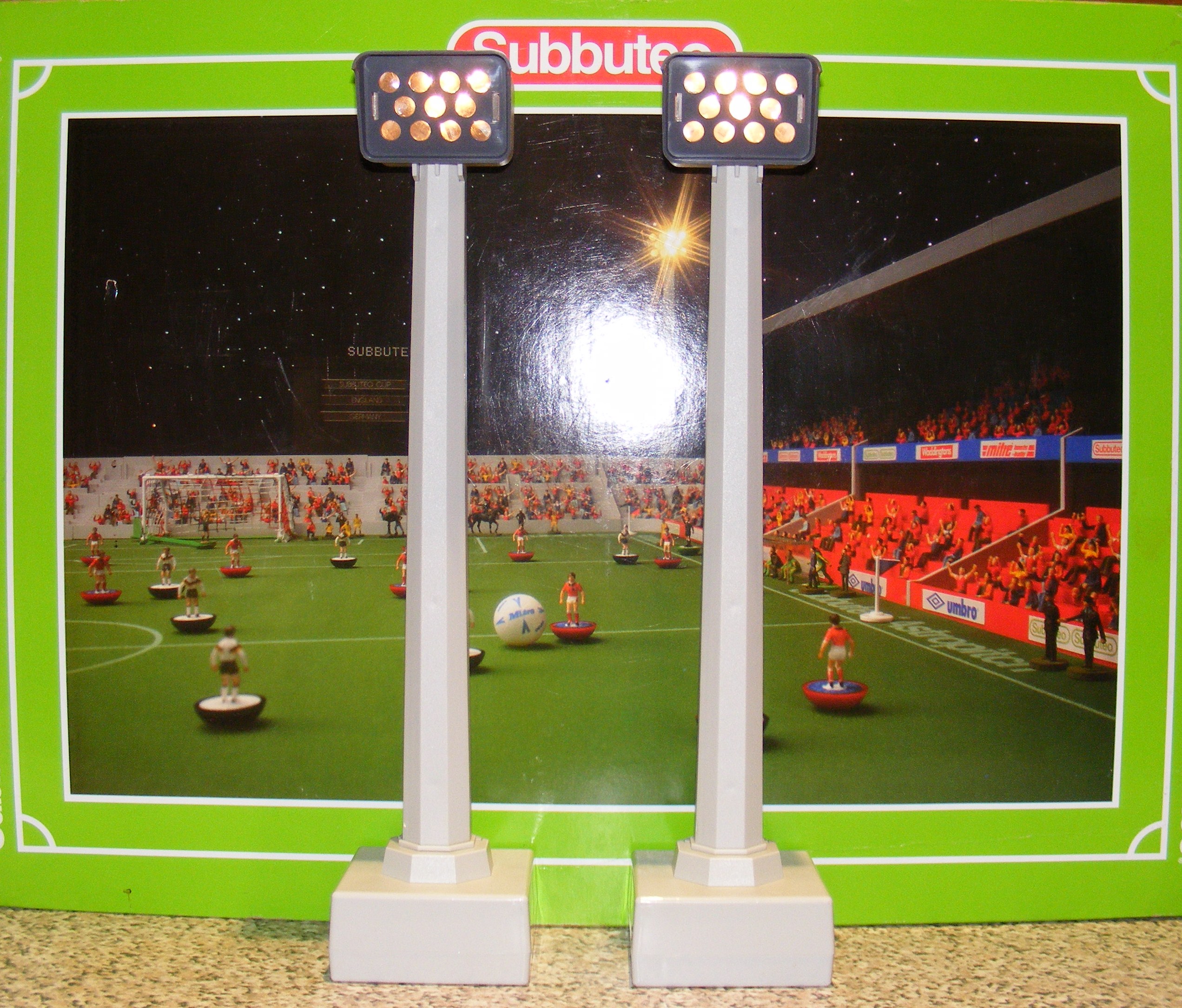Subbuteo Ref.61222 2 x Greek Pillar Style Floodlights ~ Unboxed ...