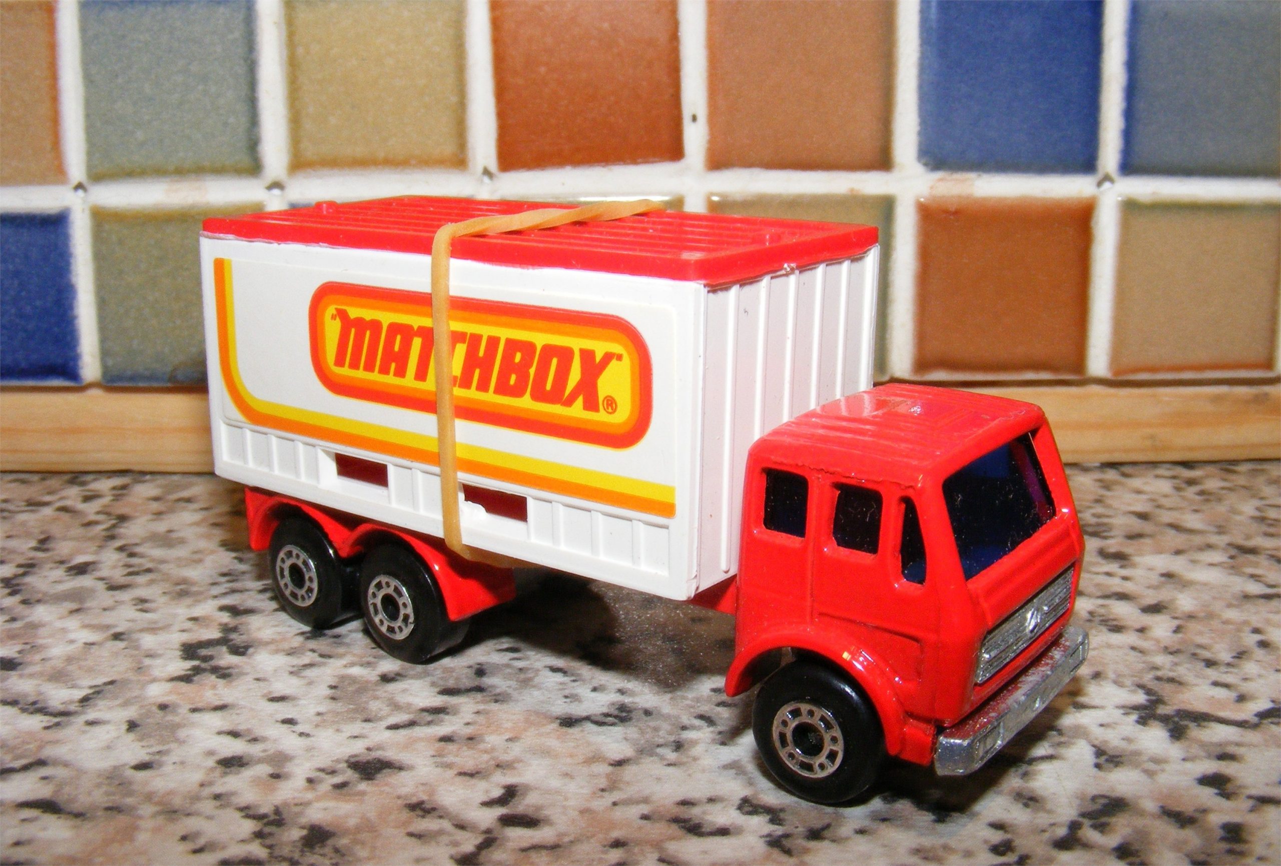 Matchbox ~ 75 Series No.42 Mercedes Container Truck ~ 1976 - Yesterdays ...