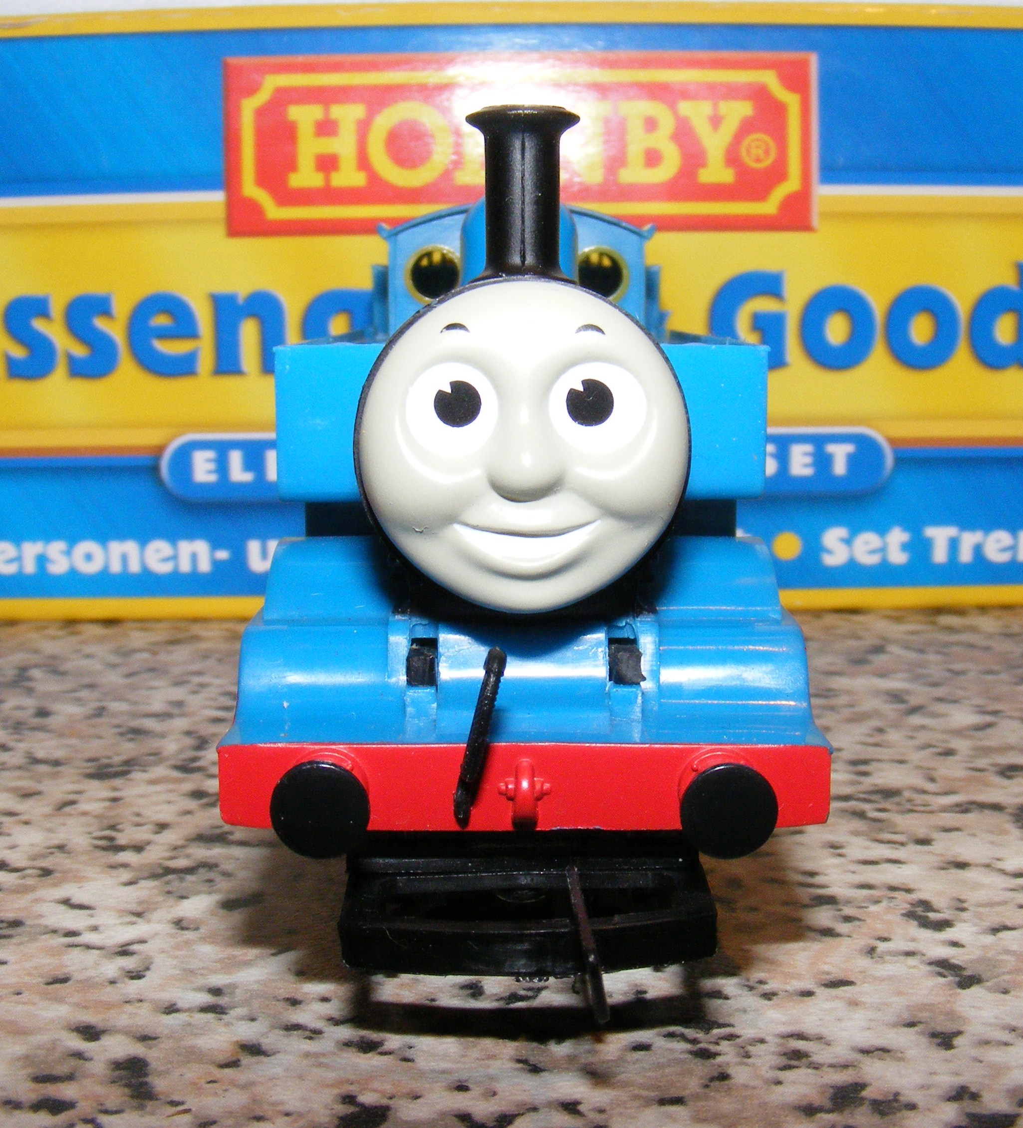 Hornby 'OO' Gauge Thomas & Friends R.351 'Thomas' 0-6-0 Locomotive ...