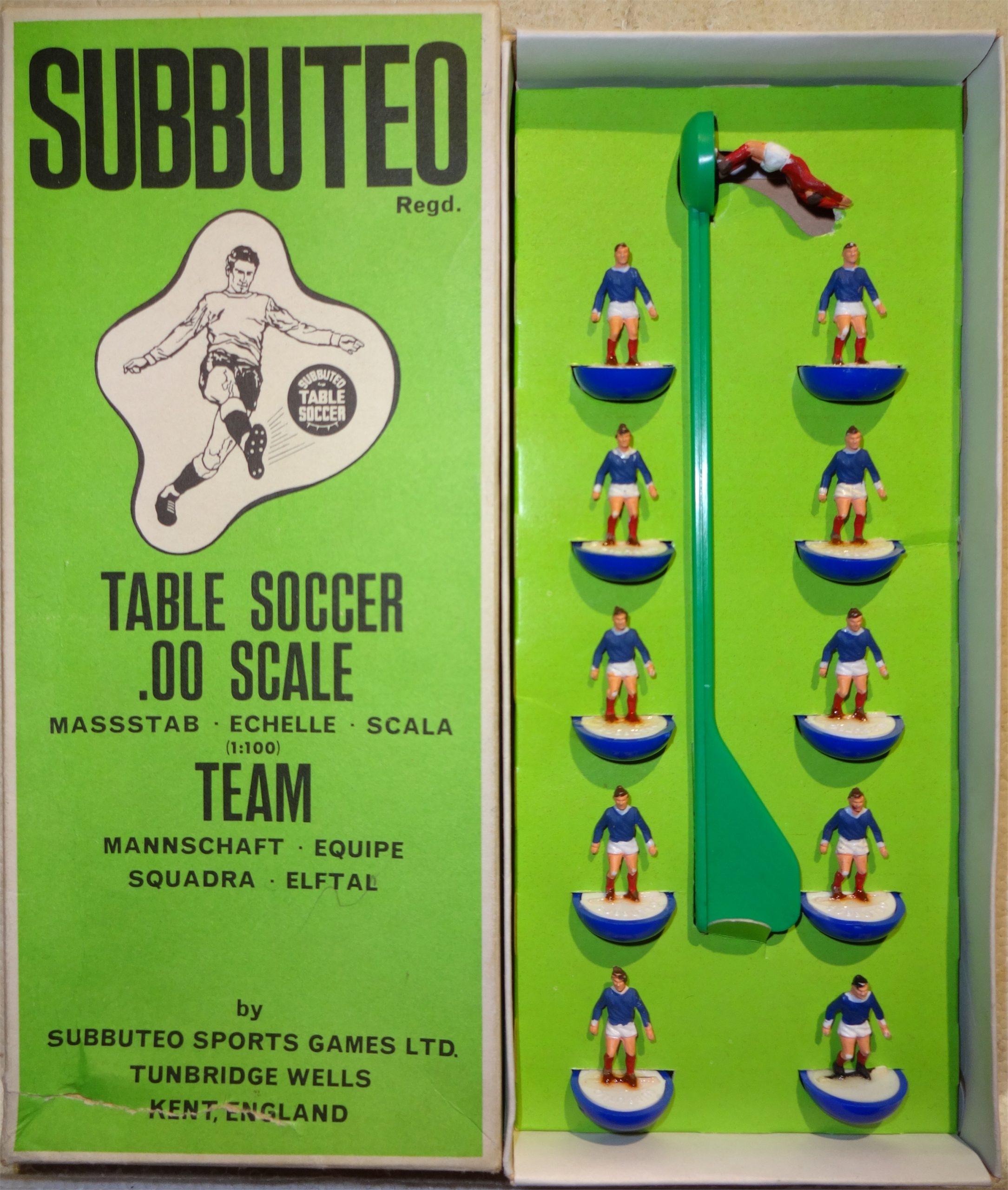 Subbuteo Heavyweight Team Ref.149 Portsmouth / Sedan - Yesterdays Toys