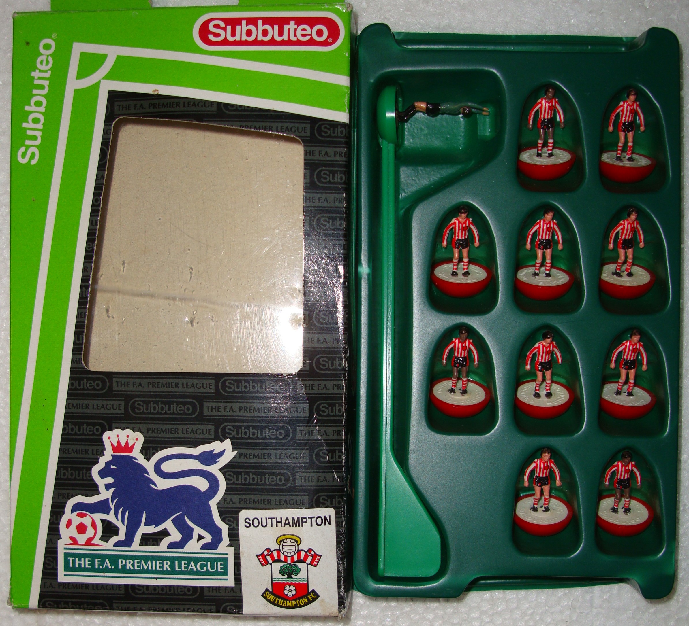 Subbuteo Premier League Team Ref.63751 Southampton ~ 1996 - Yesterdays Toys