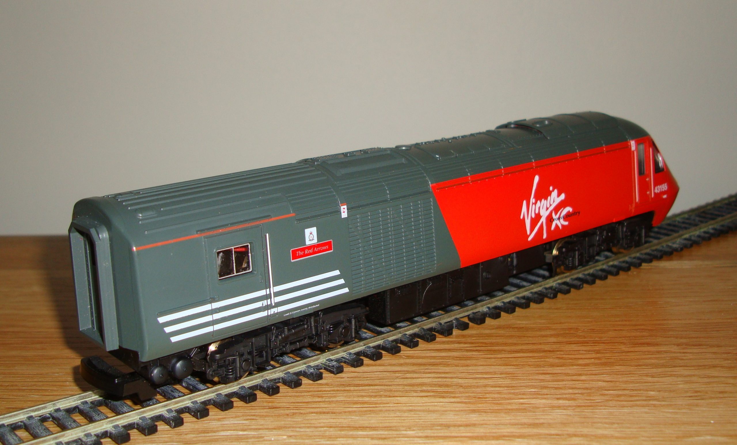 Lima 'OO' Gauge Class 43 Virgin Cross Country "The Red Arrows" No.43155 ...