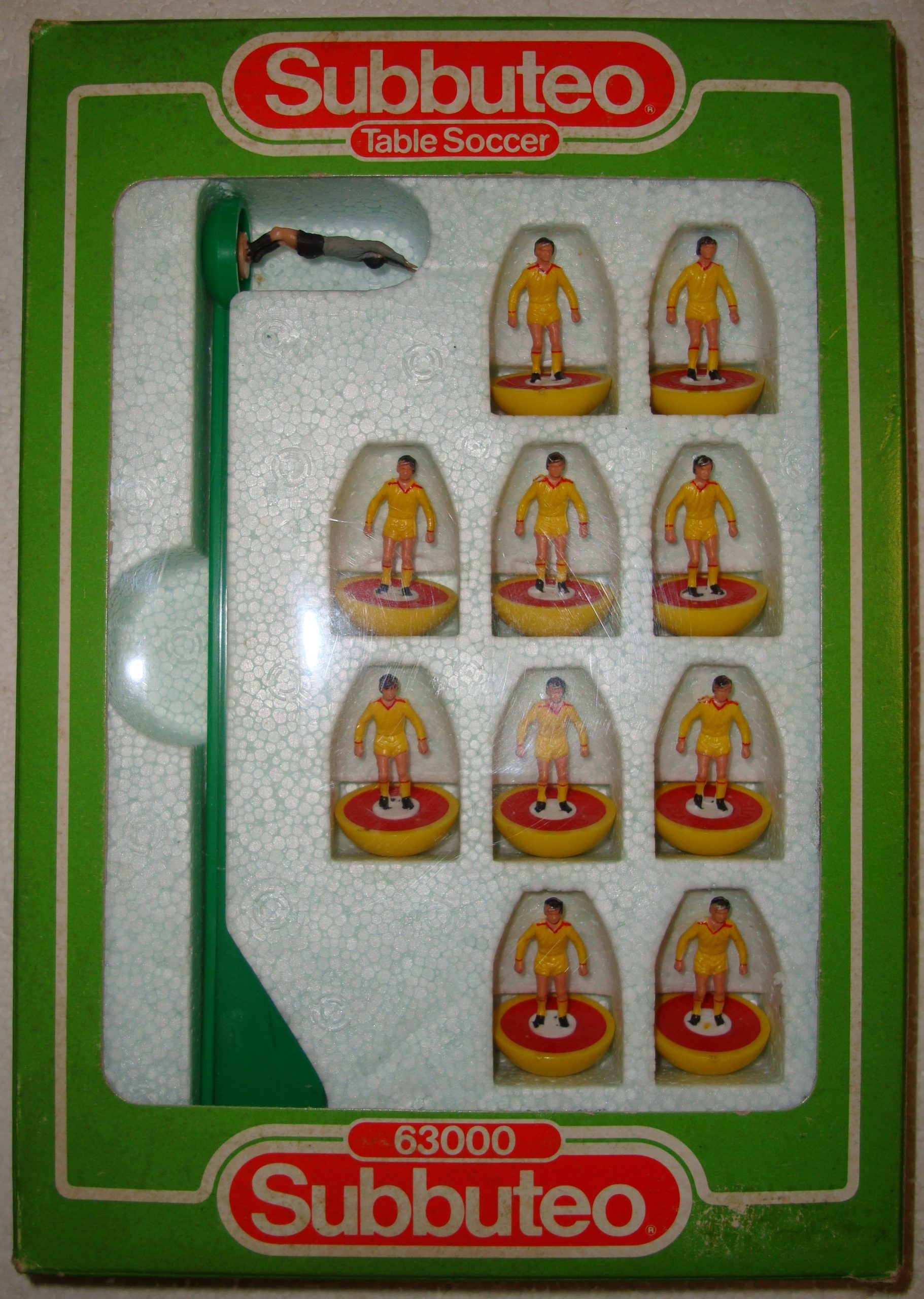 Subbuteo Lightweight Team Ref.572 Liverpool 2nd Kit ~ 1985 only ...