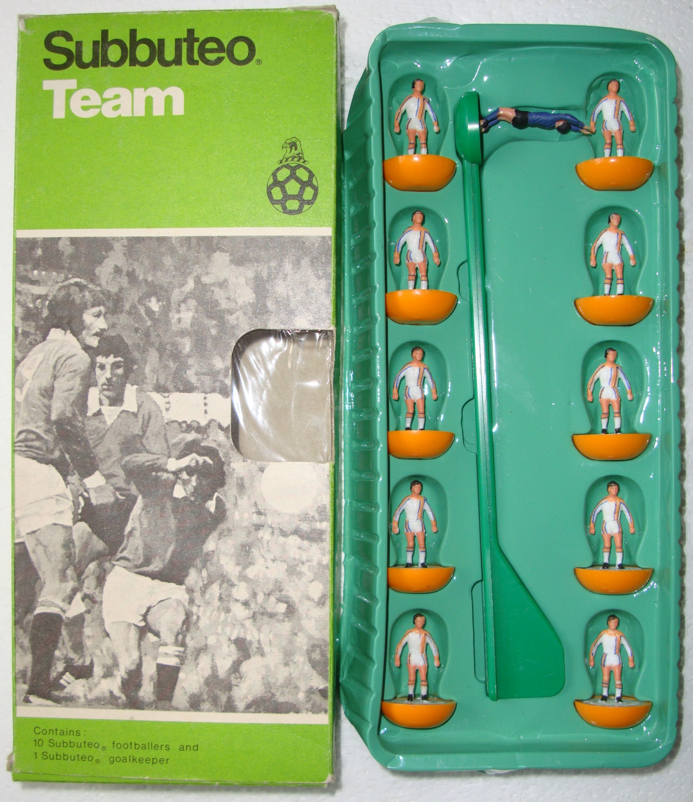 Subbuteo Lightweight Team Ref.335 Luton Town ~ 1981 - Yesterdays Toys