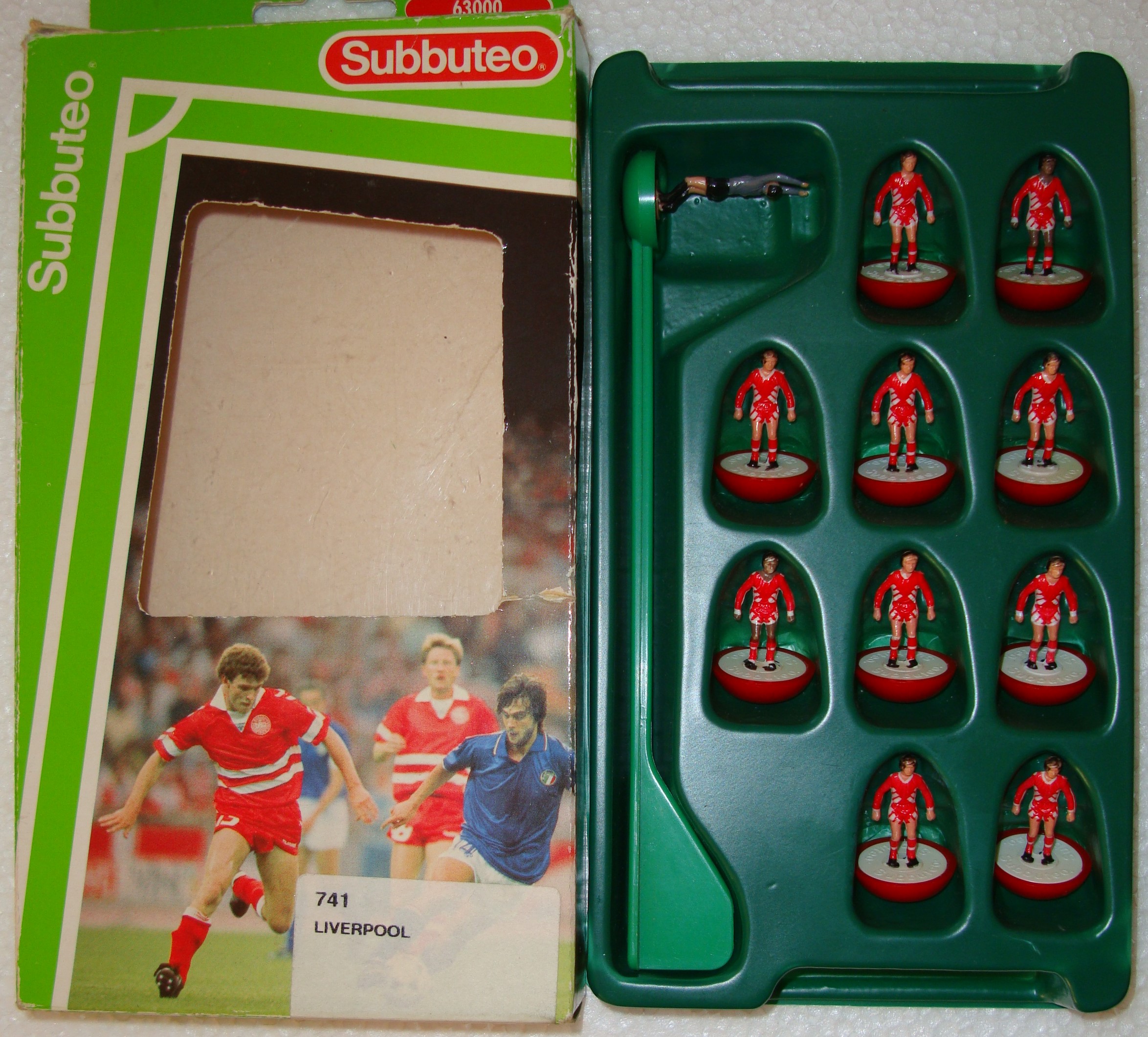 Subbuteo Lightweight Team Ref.741 Liverpool ~ 1994 - Yesterdays Toys