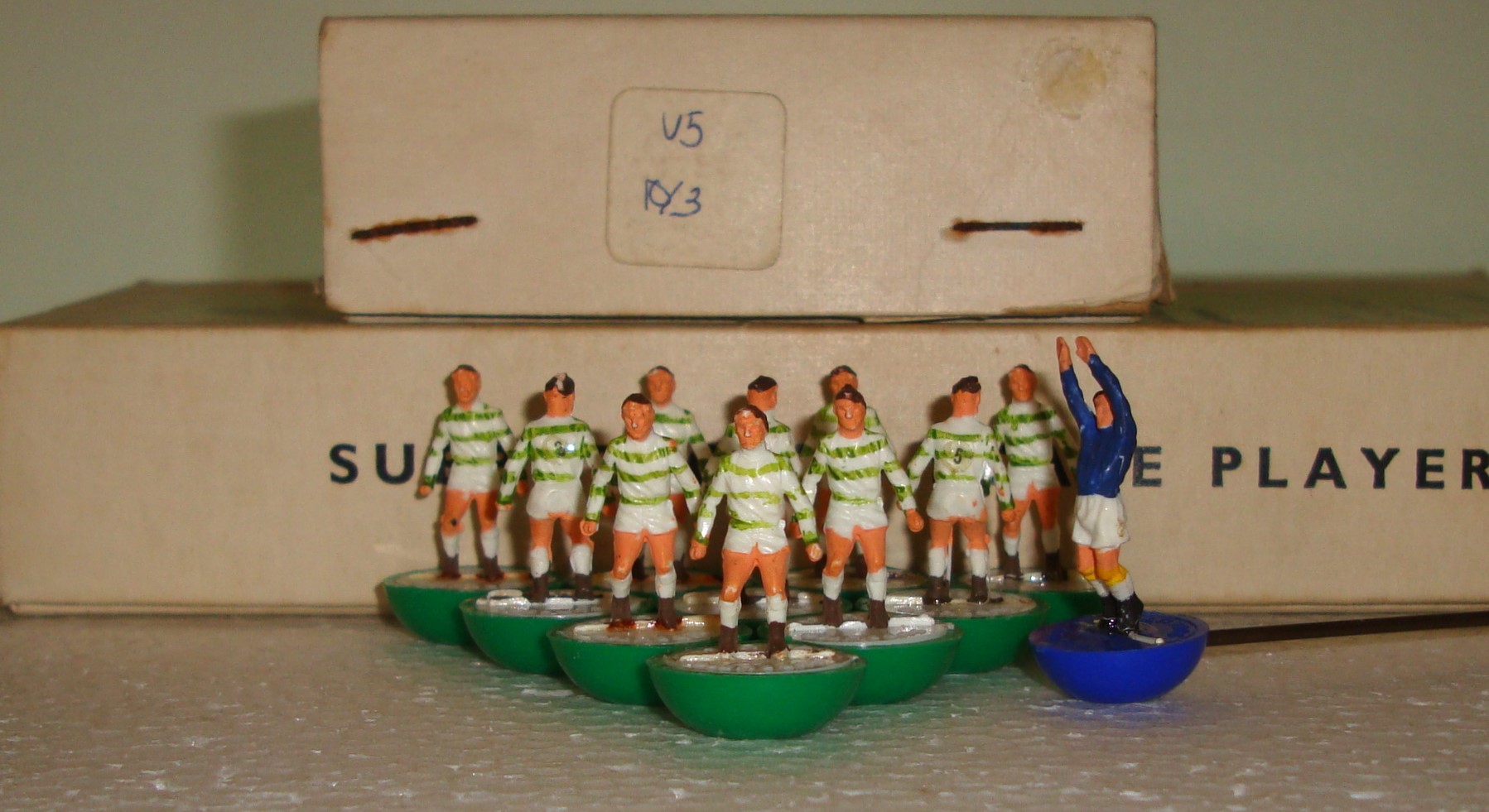 Subbuteo Heavyweight Team Ref.25 Celtic #1 (green outer / white inner ...