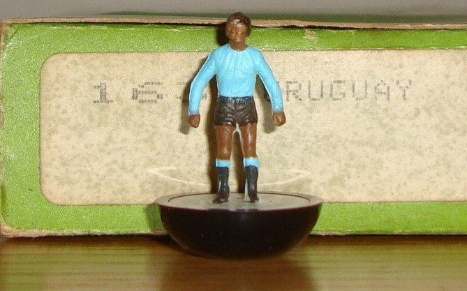 Subbuteo Lightweight 1 x M/P Spare Player Ref.163 Uruguay ~ 1980-82 ...