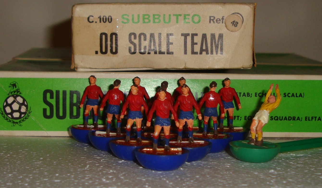 Subbuteo Heavyweight Team Ref.48 Spain #1 ~ Late 1970's - Yesterdays Toys
